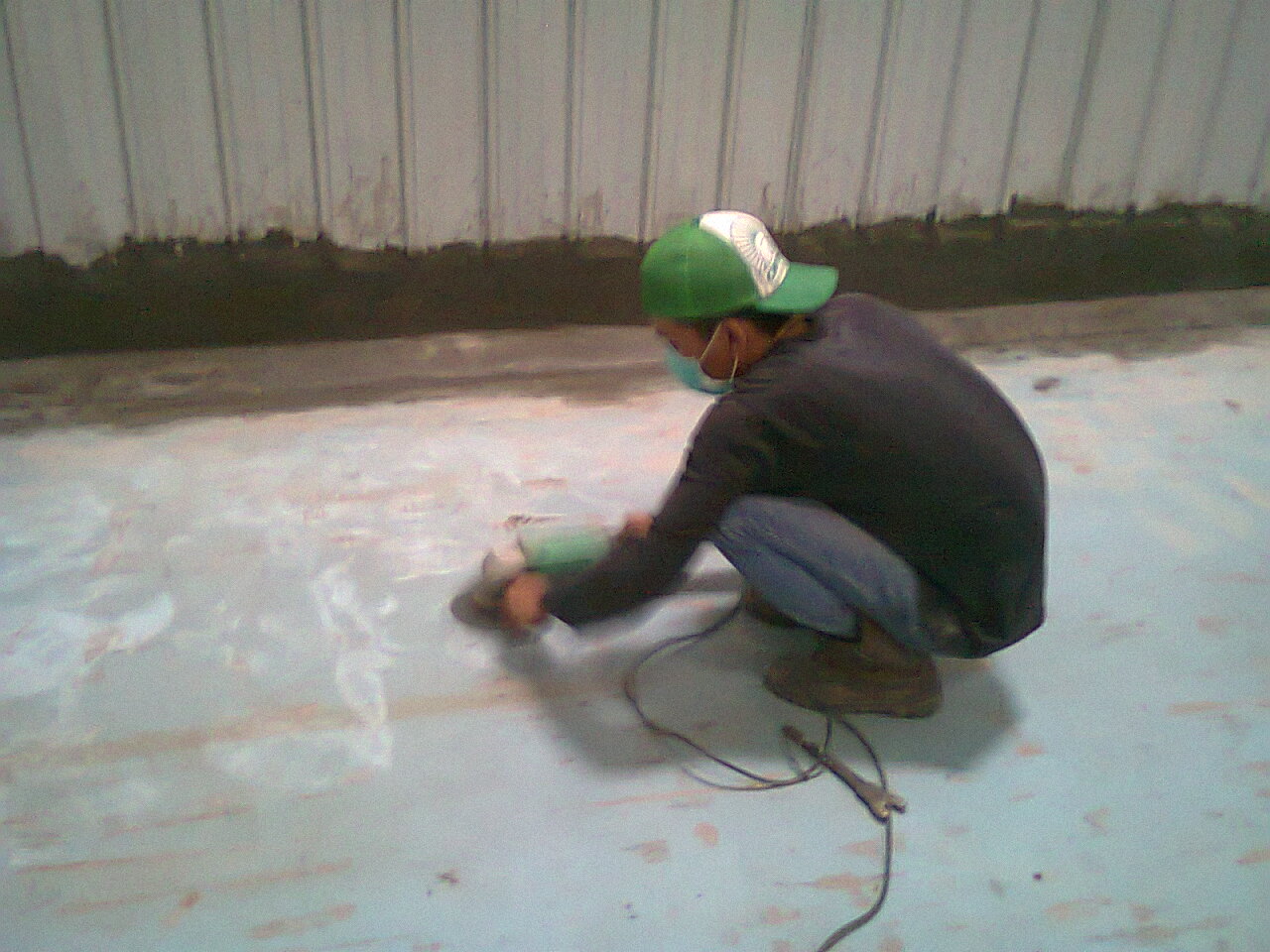 PENGECORAN FLOOR HARDENER DAN EPOXY LANTAI BANGUNAN - garis lantai
